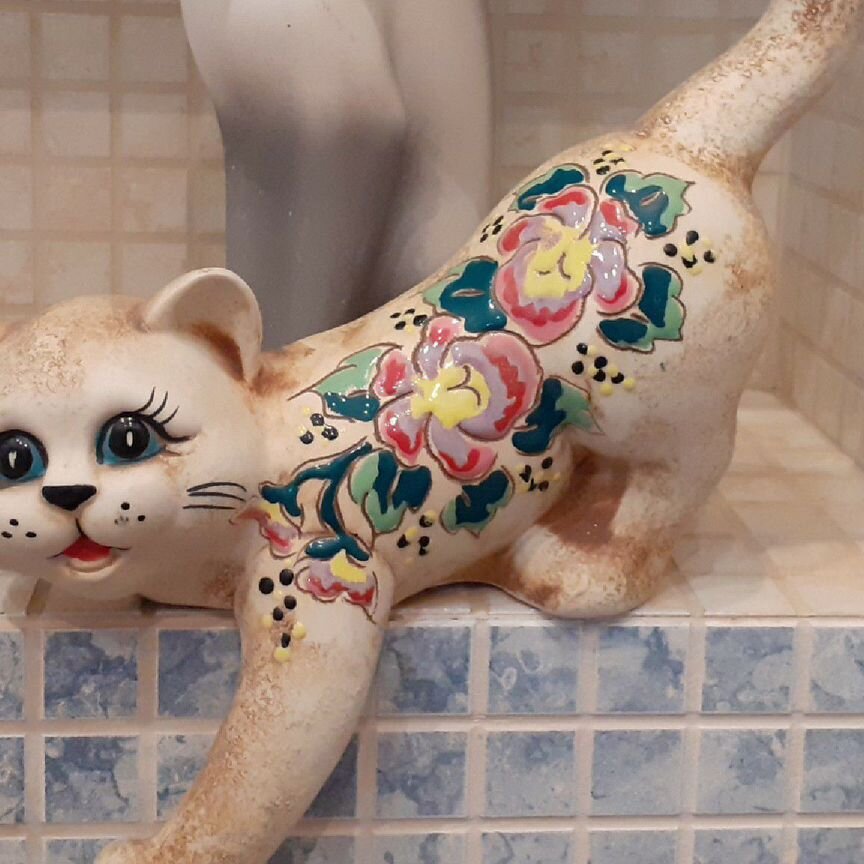 Кошечка или котик крупная