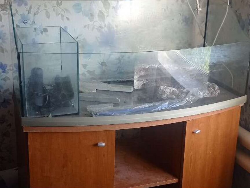 Аквариум с тумбой бу
