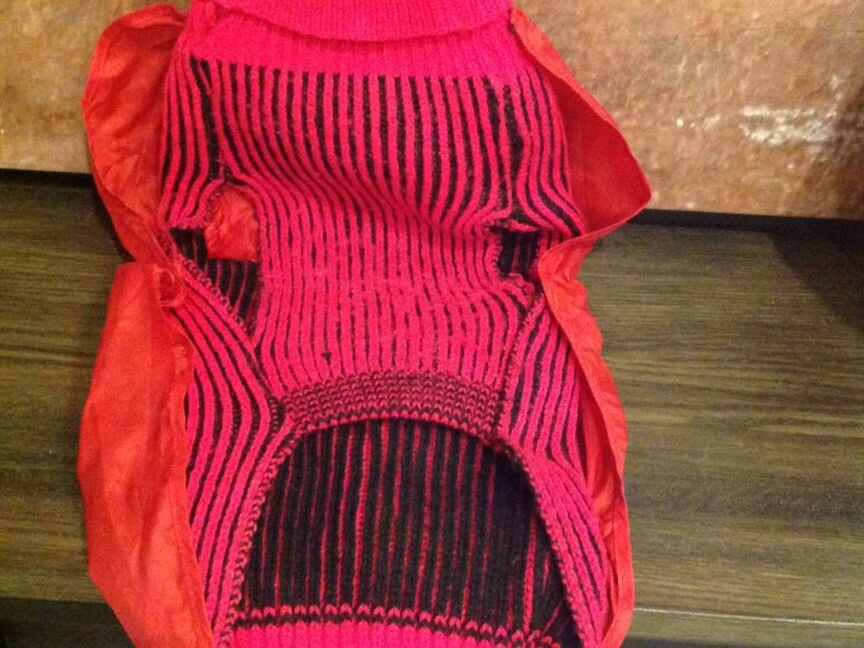 Свитер-плащ для выгула домашних любимцев