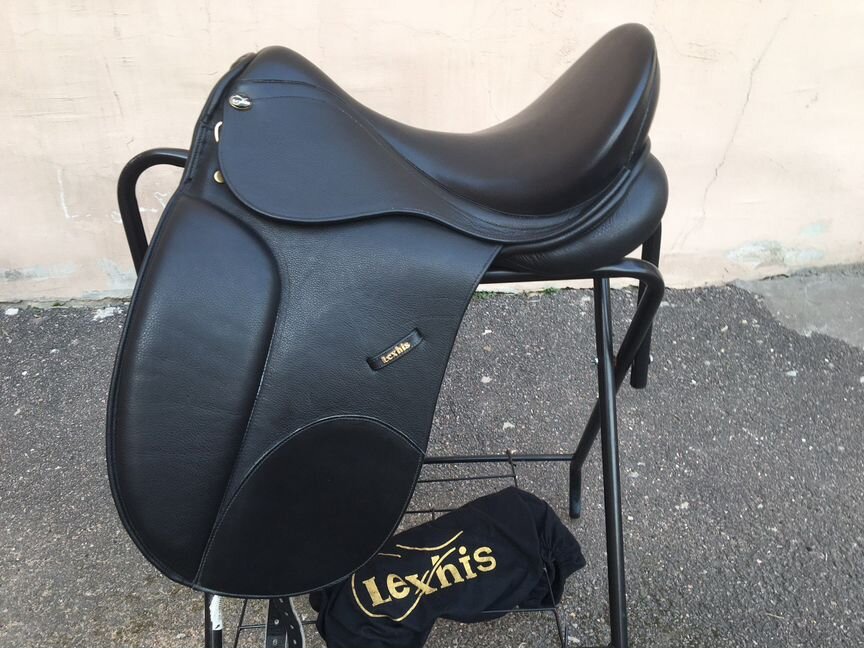 Седло выездковое Lexhis kll deluxe