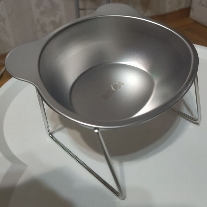 Мисочка для кошек и собак с наклоном новая