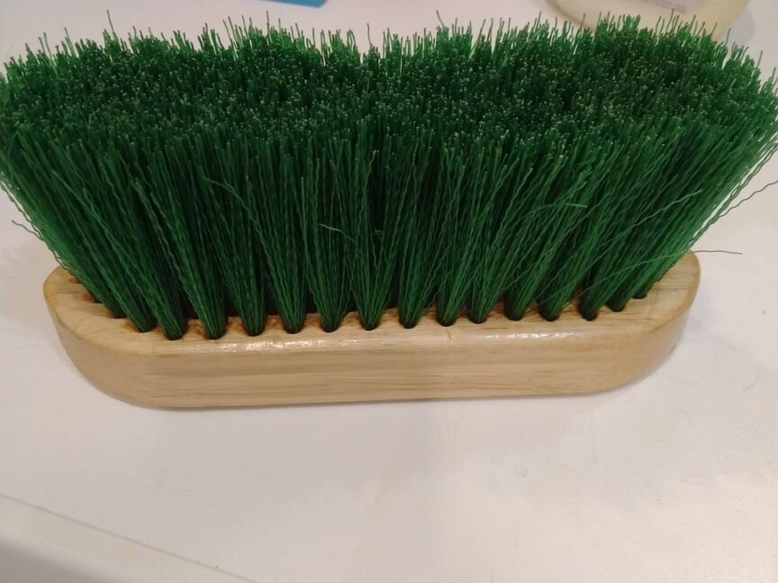 Щетки для лошади