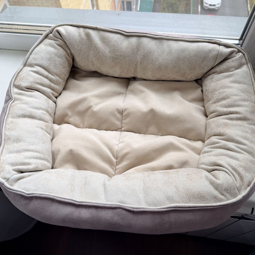 Лежанка для кошек