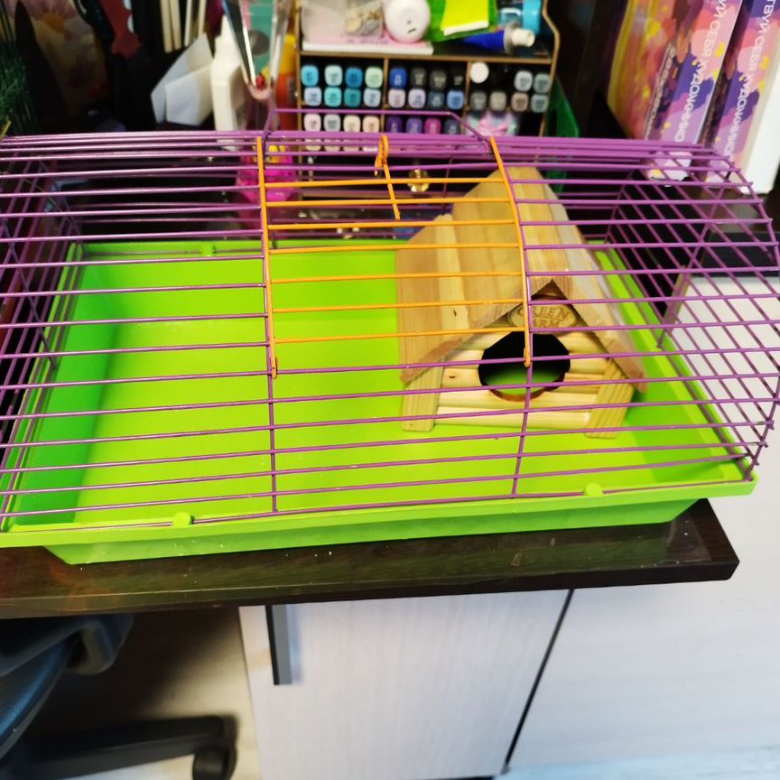 Клетка с домиком