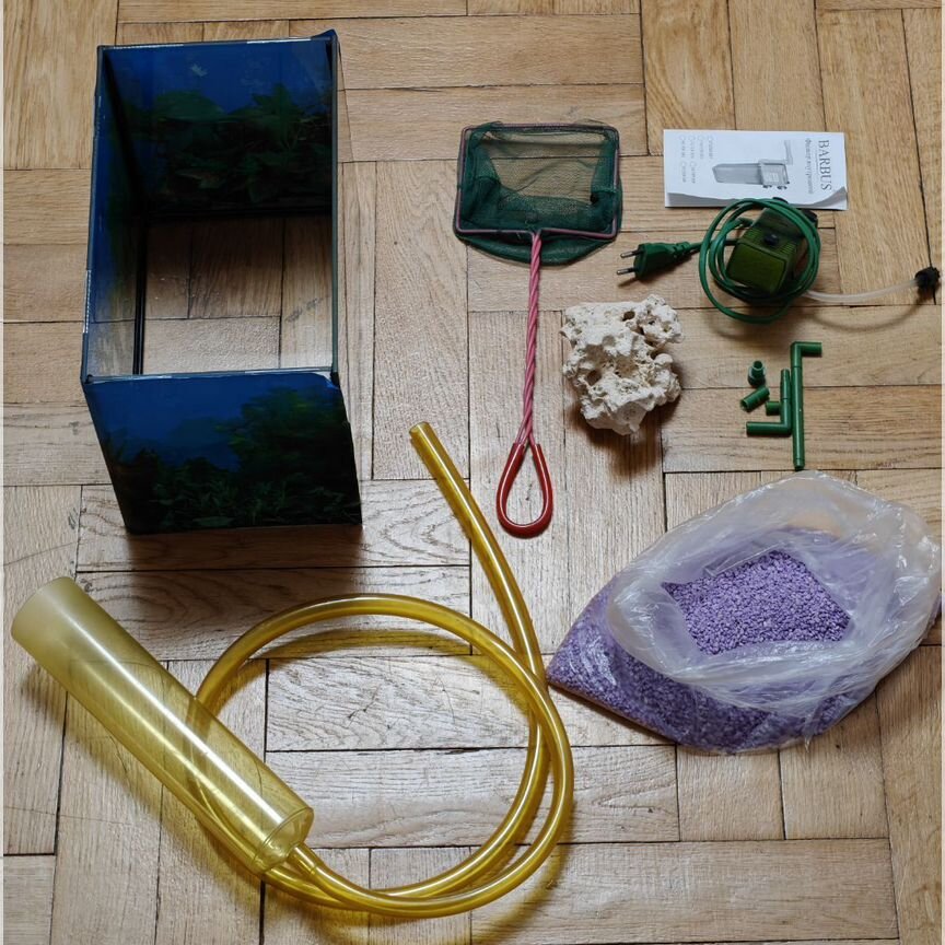 Аквариум 10 литров   фильтр и принадлежности