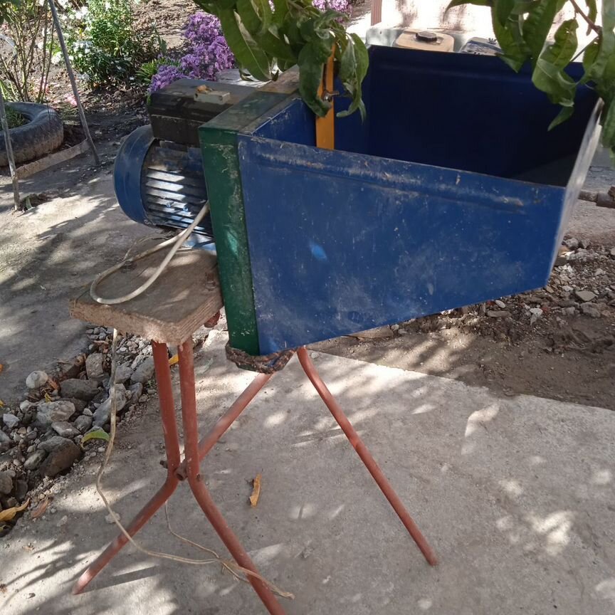 Мельница для зерна бу