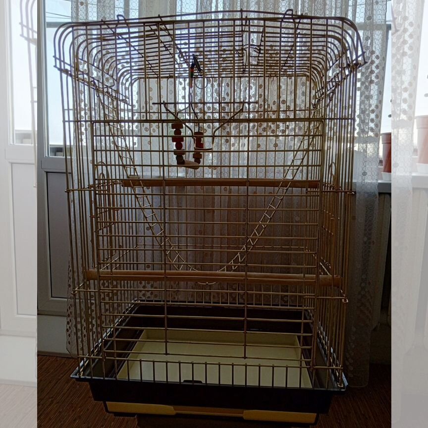 Клетка для попугая бу в отличном состоянии