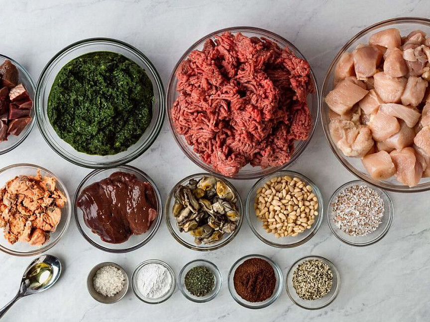 Полезное питание для кошек и собак