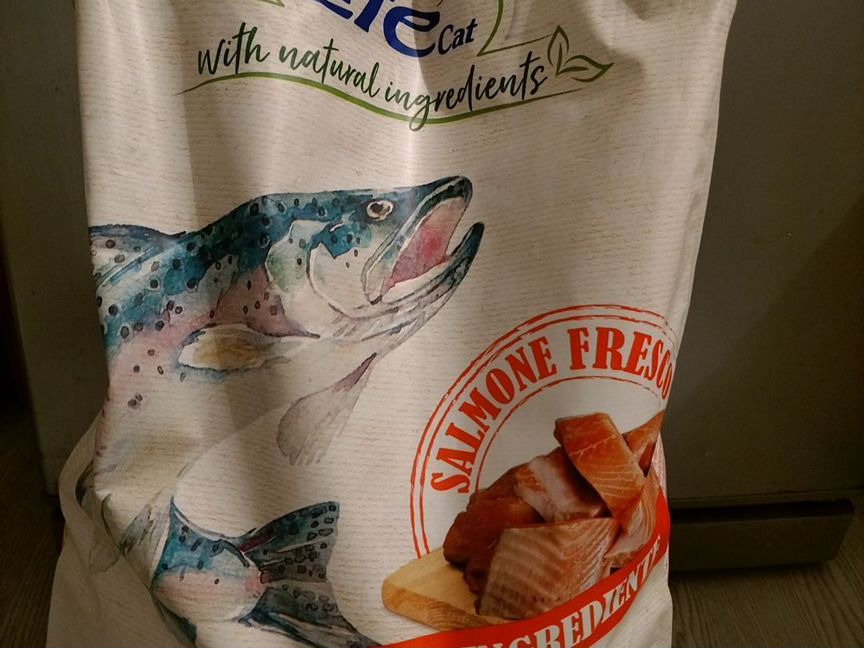 Корм для стерилизованных котов люкс