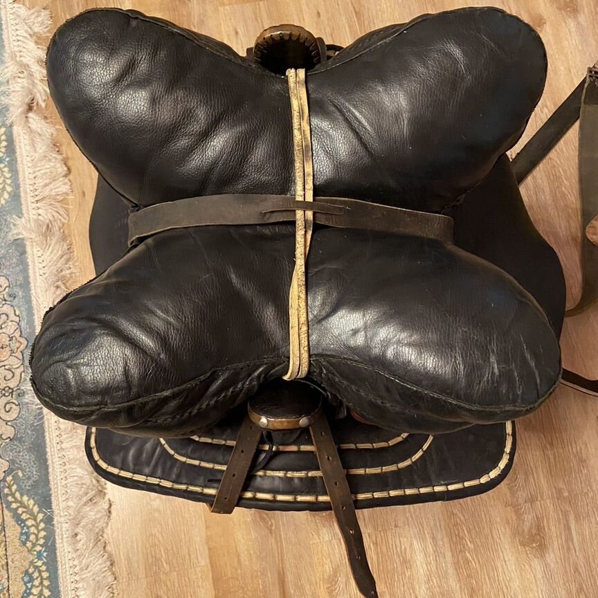 Седло для лошади