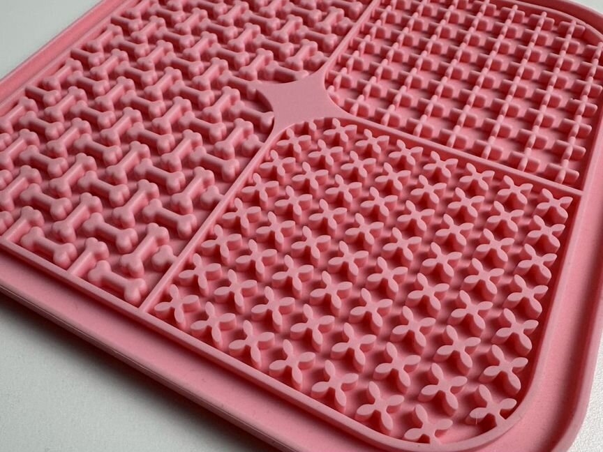 Лизательный коврик для собак и кошек