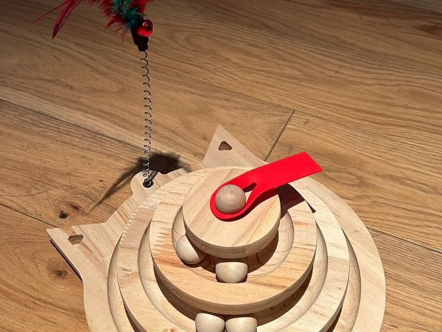 Развивающие игрушки для кошек и др