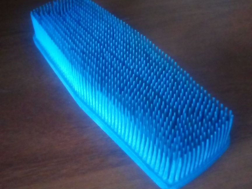 Продам костюм для собаки,миски,чесалки