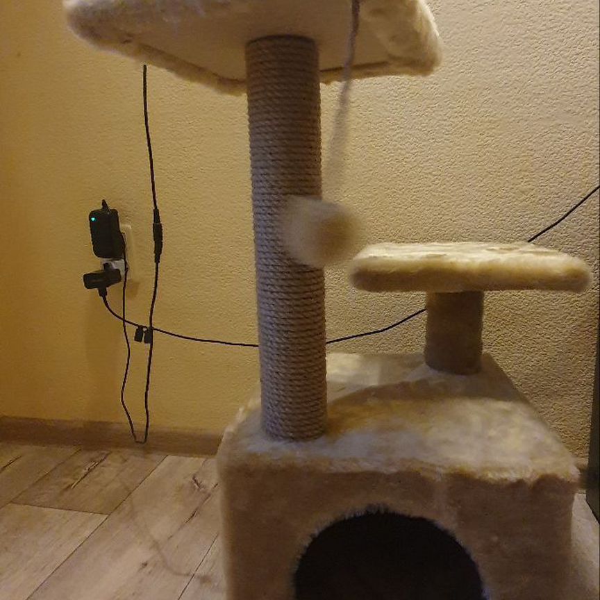 Когтеточка с домиком новая