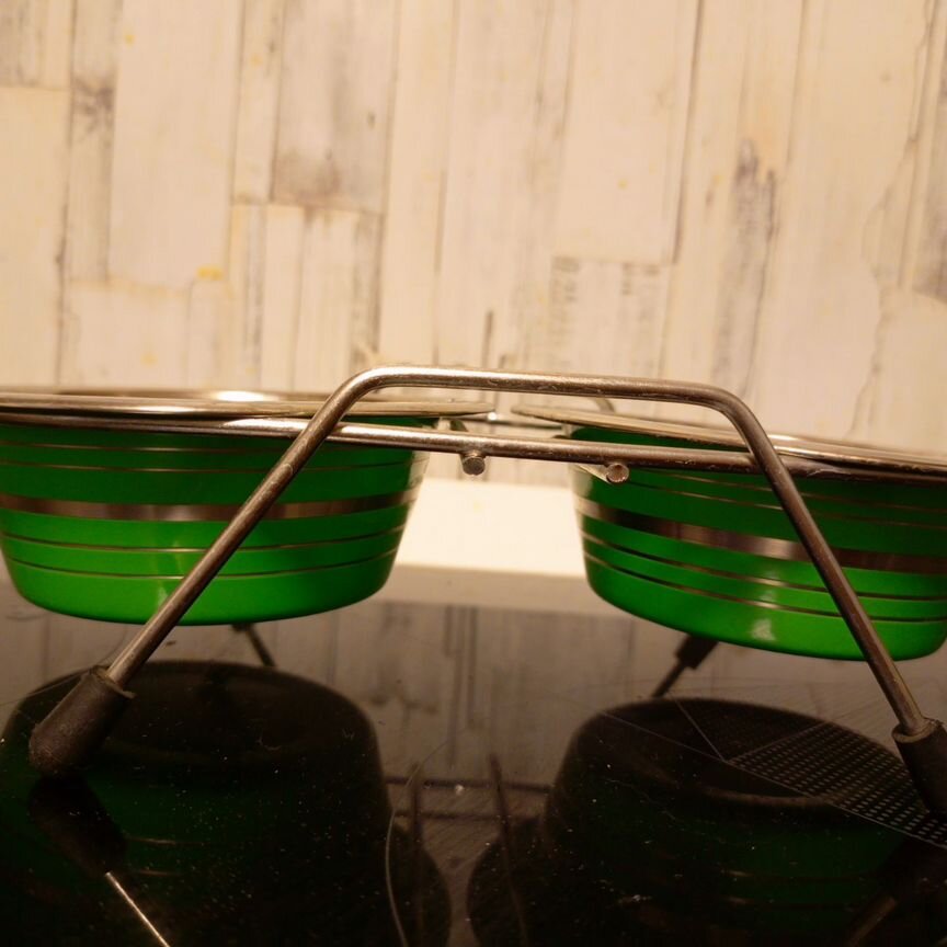 Миски на подставке для собак