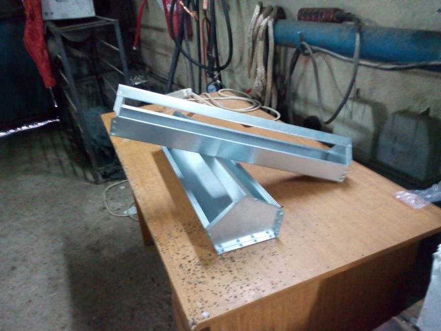 Кормушка птичья.Бункерные,и подвесные