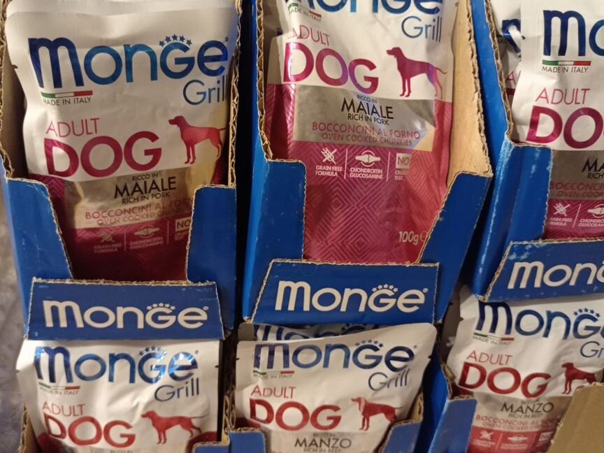 Корм влажный Monge в паучах для взрослых собак