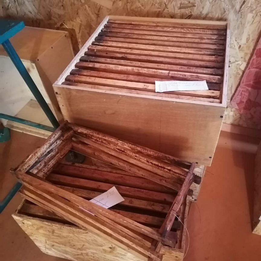 Инвентарь, рамки для пасеки