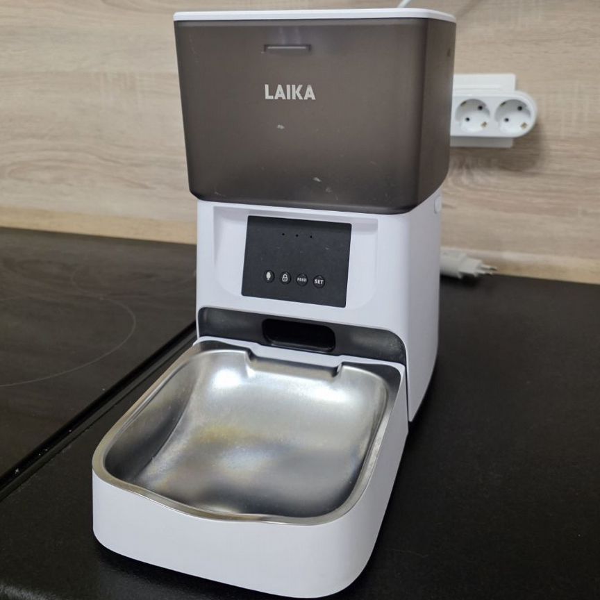 Автокормушка Laika