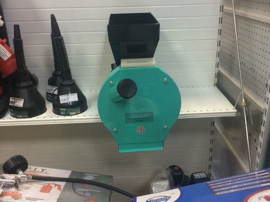 Измельчитель зерна Зернодробилка Sturm HM-2500