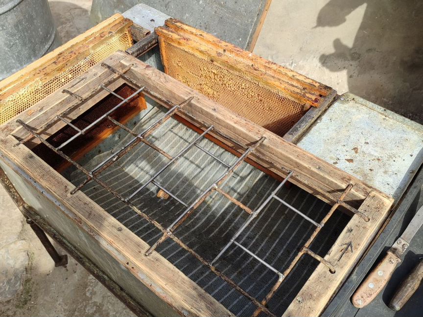 Стол для распечатки сот рамок