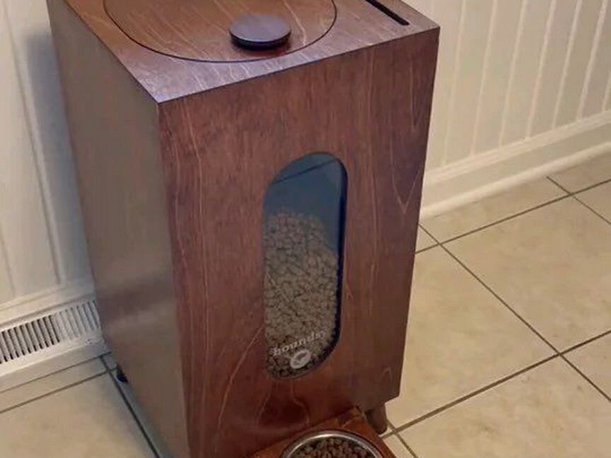 Диспенсер собачьего корма