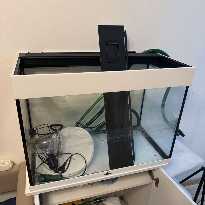 Аквариум с тумбой