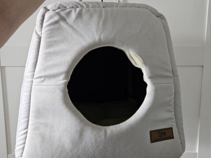 Переноска и домик -лежак для котиков
