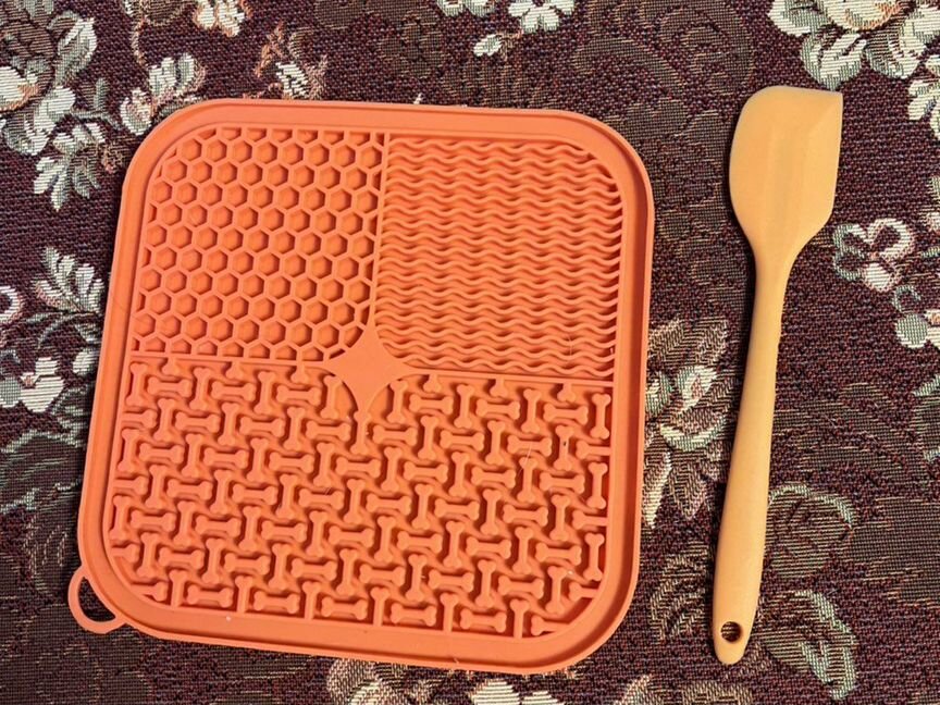 Лизательный коврик