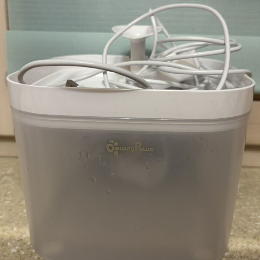 Поилка для кошек с датчиком движения