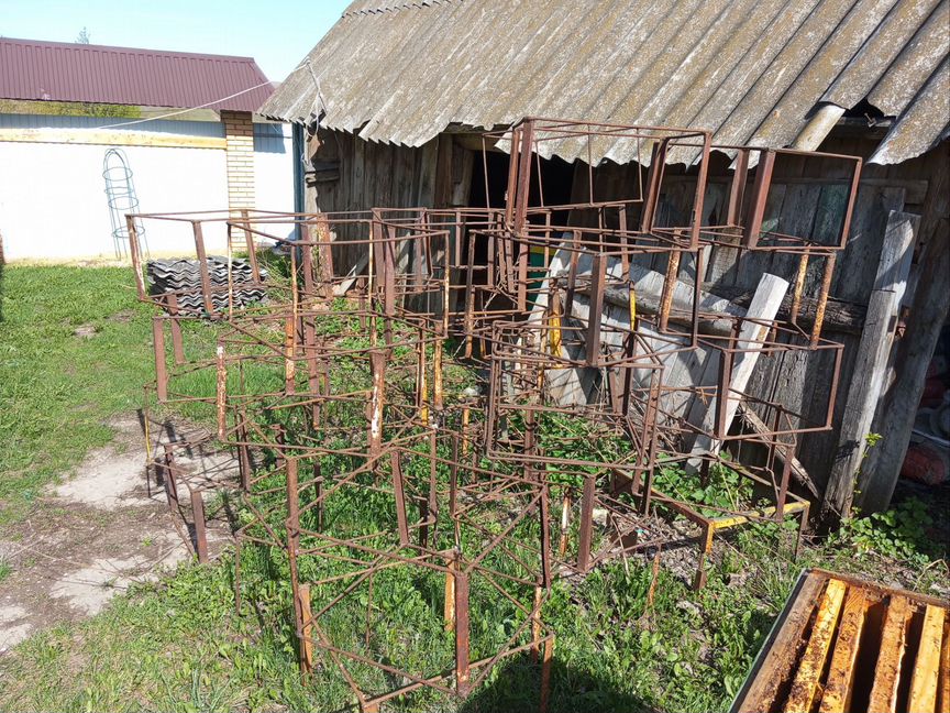 Металлические подставки для ульев