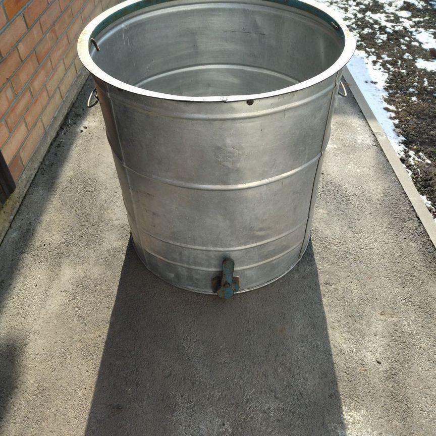 Медогонка 4 рамочная б/у на запчасти