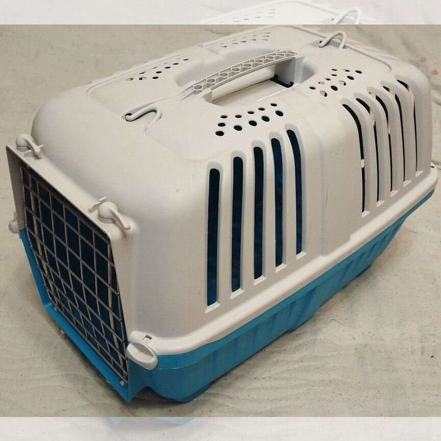 Переноска для кошек пластиковая