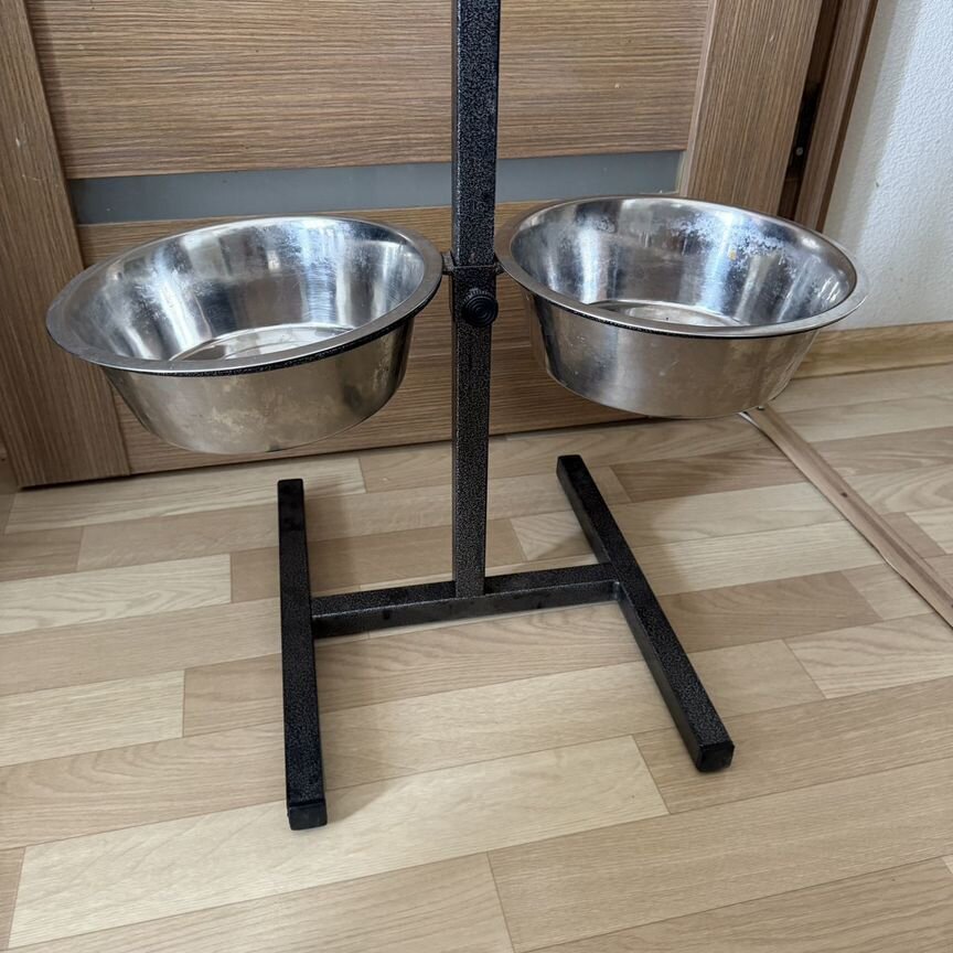 Стойка для собак с мисками