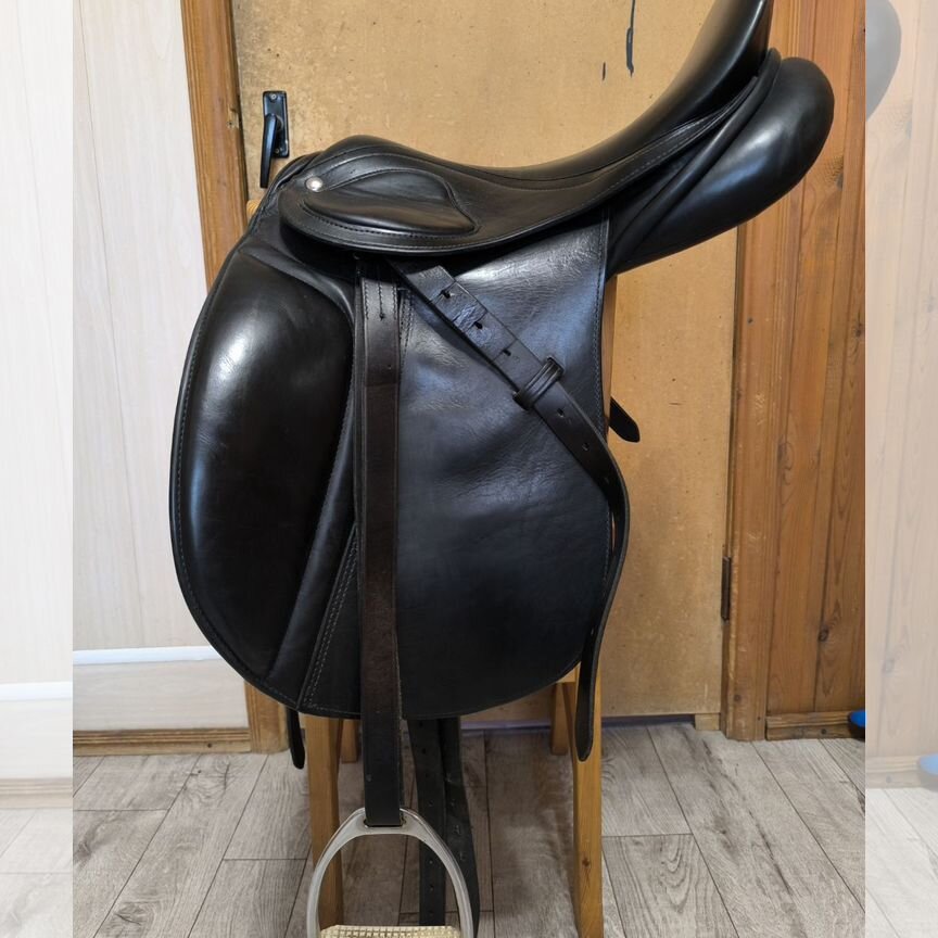 Седло выездковое белая грива