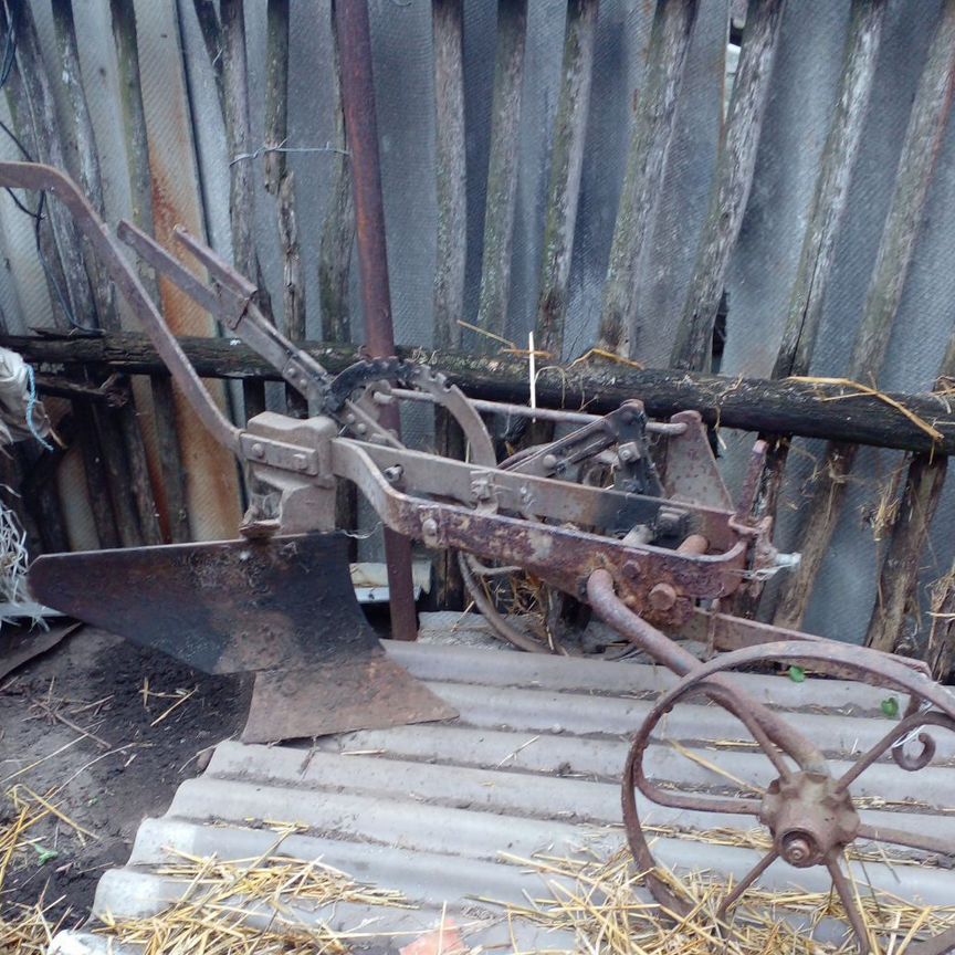 Продам плуг для лошади. Возможен торг
