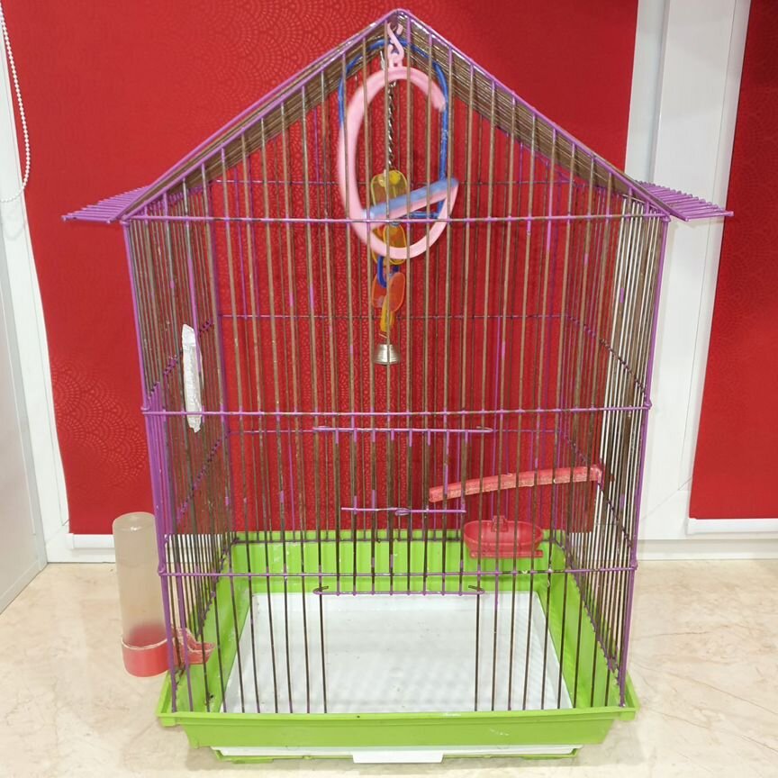 Клетка для попугая со всеми атрибутами