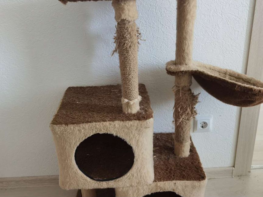 Домик для кошки с когтеточкой бу