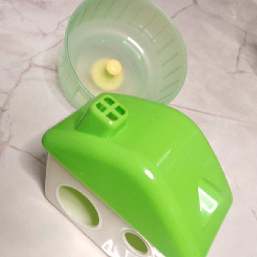 Домик и колесо