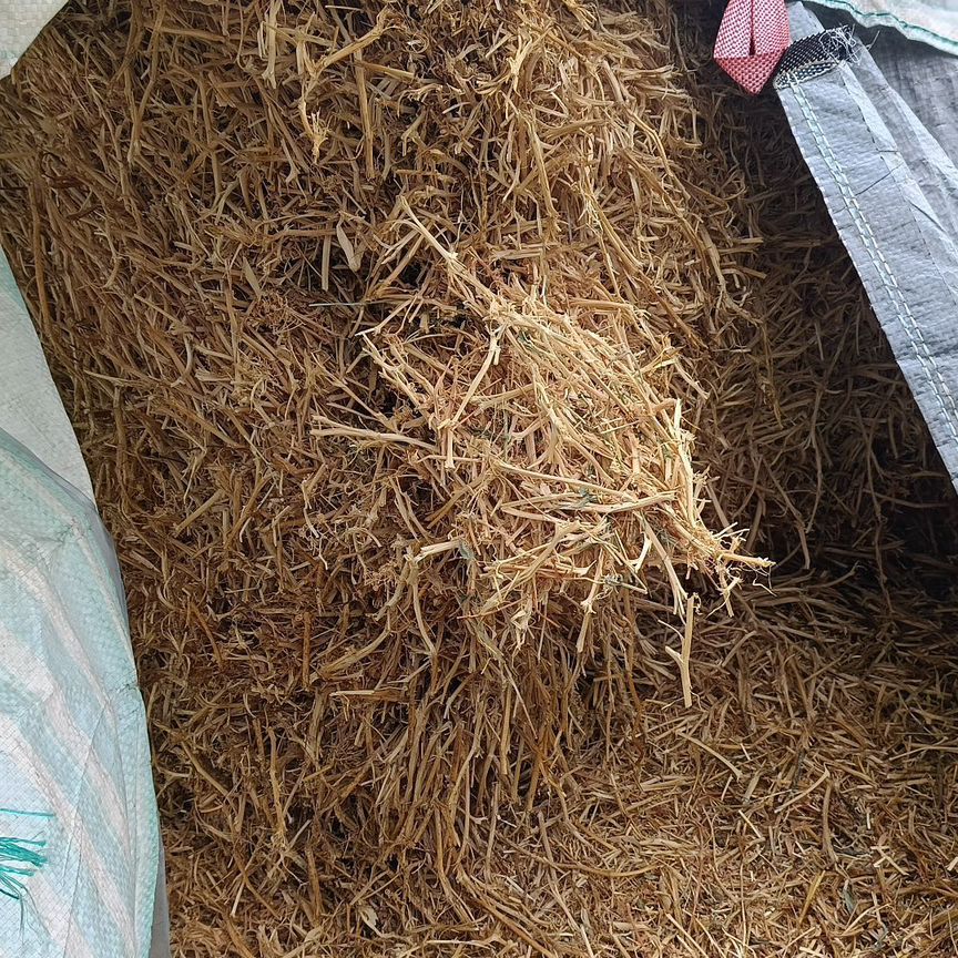 Солома гороховая в рулонах