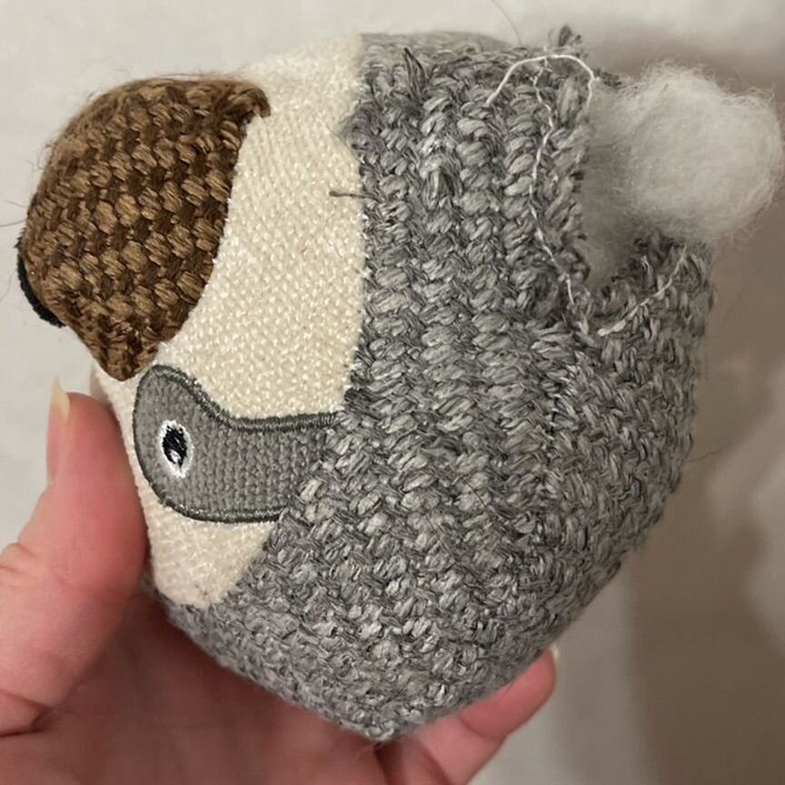 Разорванные б/у игрушки собаки