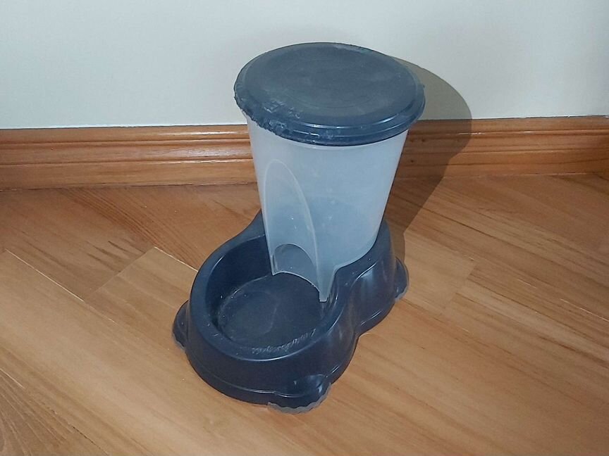 Авто кормушка автоматическая кошек собак, грызунов