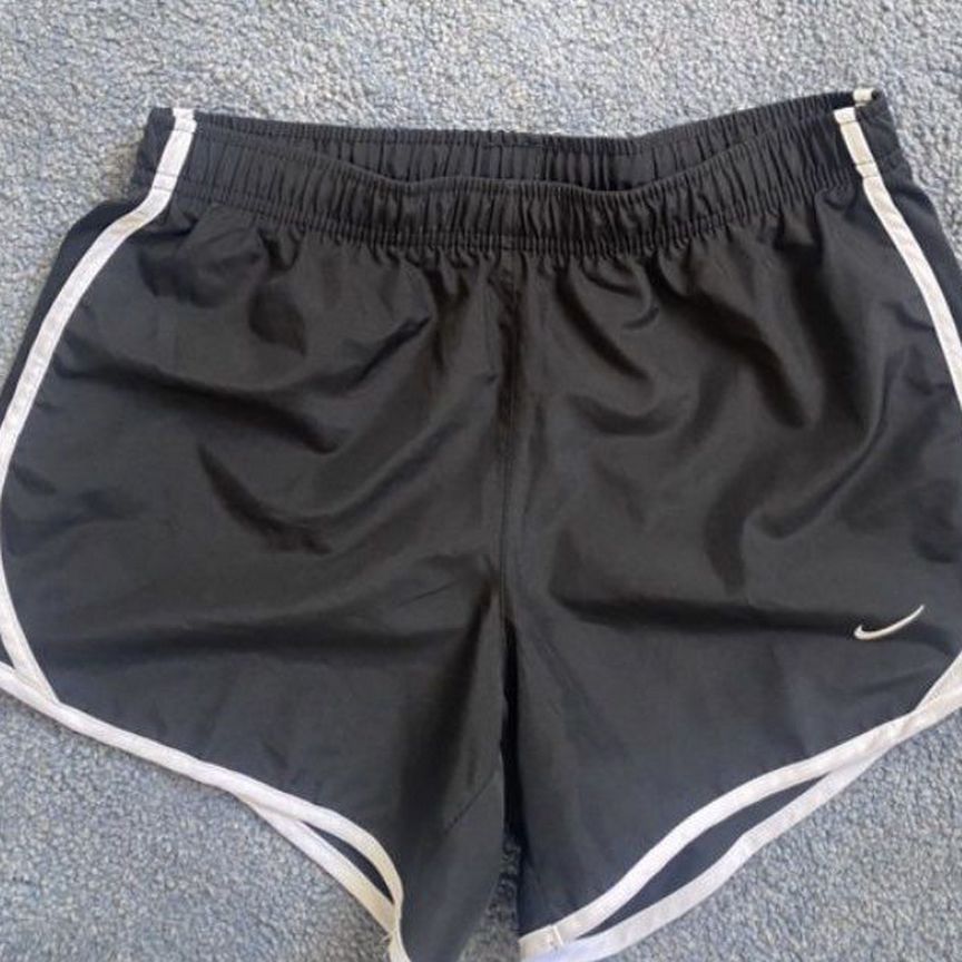 Шорты nike xs