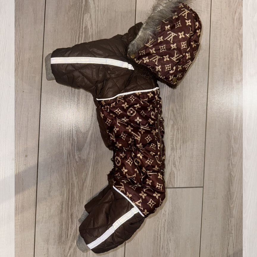 Одежда для собак (зимний комбинезон Луи Витон)