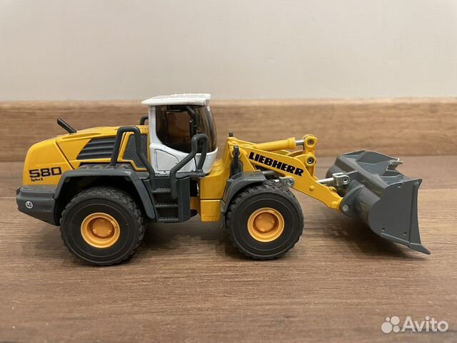 Фронтальный погрузчик Liebherr R580 siku 3533 купить в Москве | Хобби и ...
