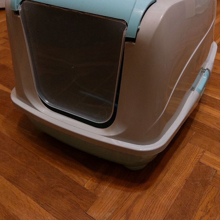 Закрытый лоток (туалет) для кошек