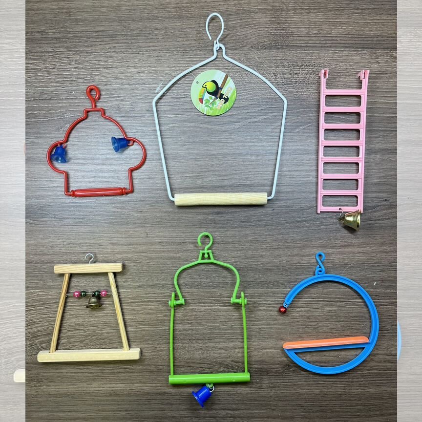 Новые игрушки для птиц