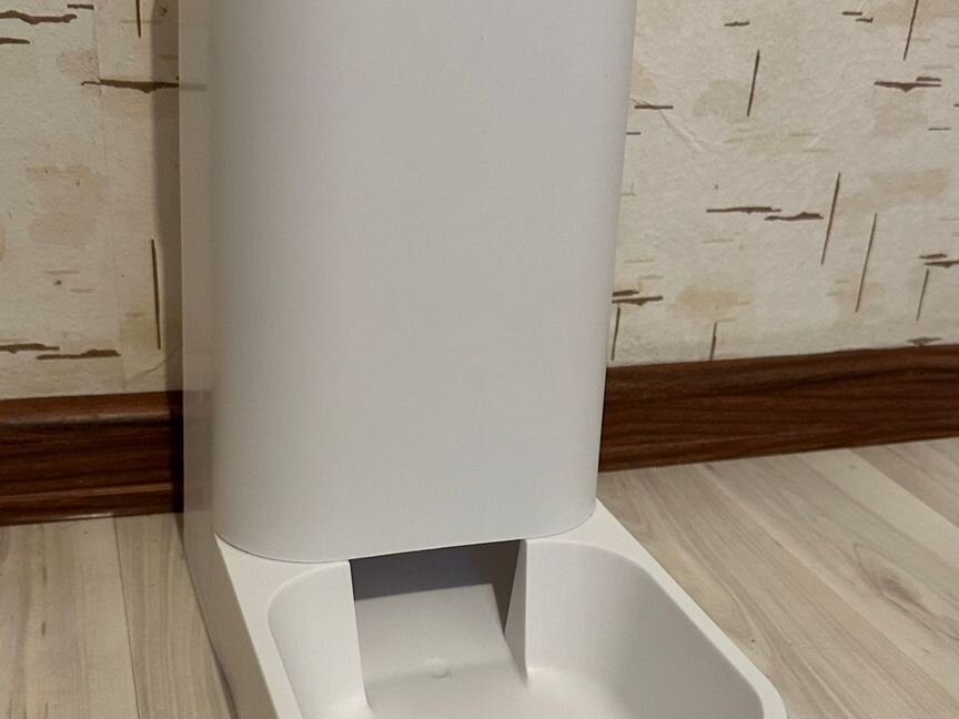 Кормушка для кошек и собак