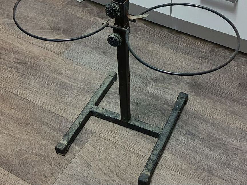 Подставка для мисок