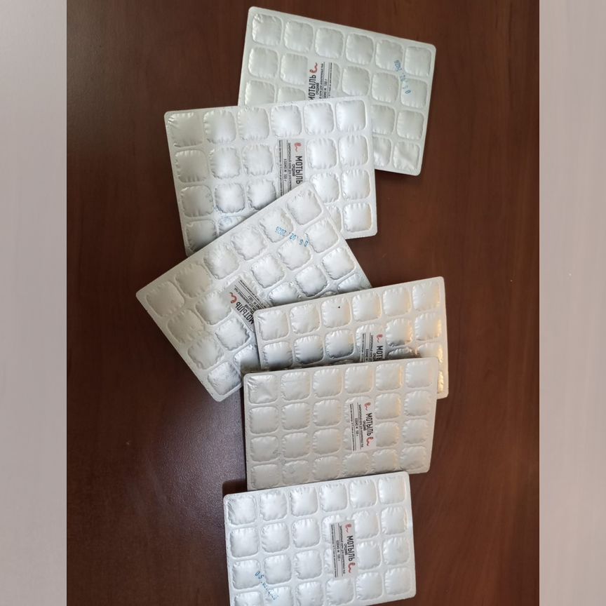 Мотыль в блистерах средний